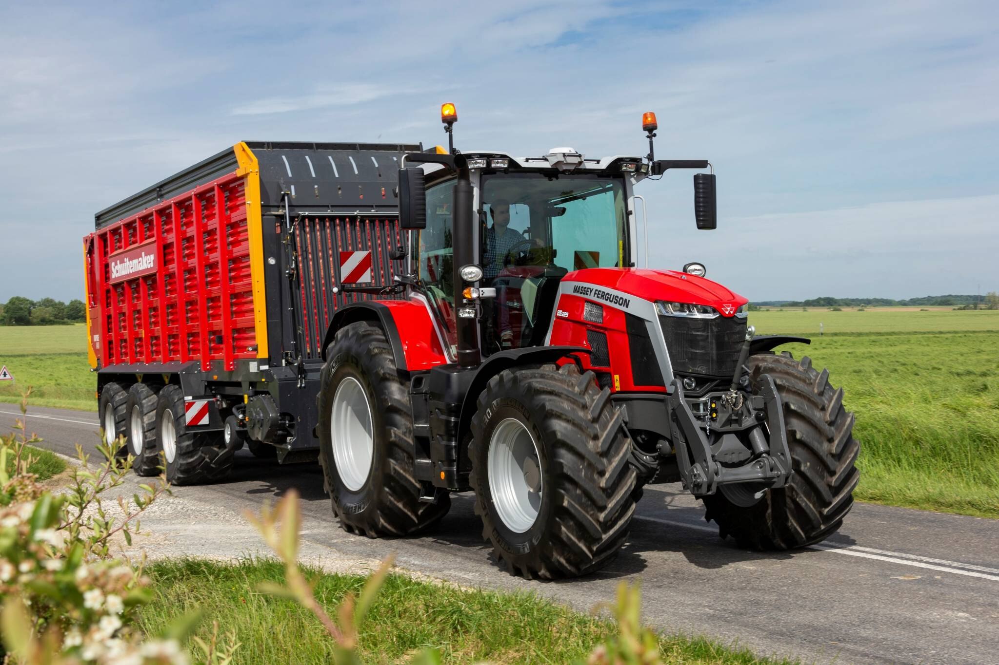 A 2021-es Év Traktora: Massey Ferguson MF 8S.265 Dyna E-Power Exclusive