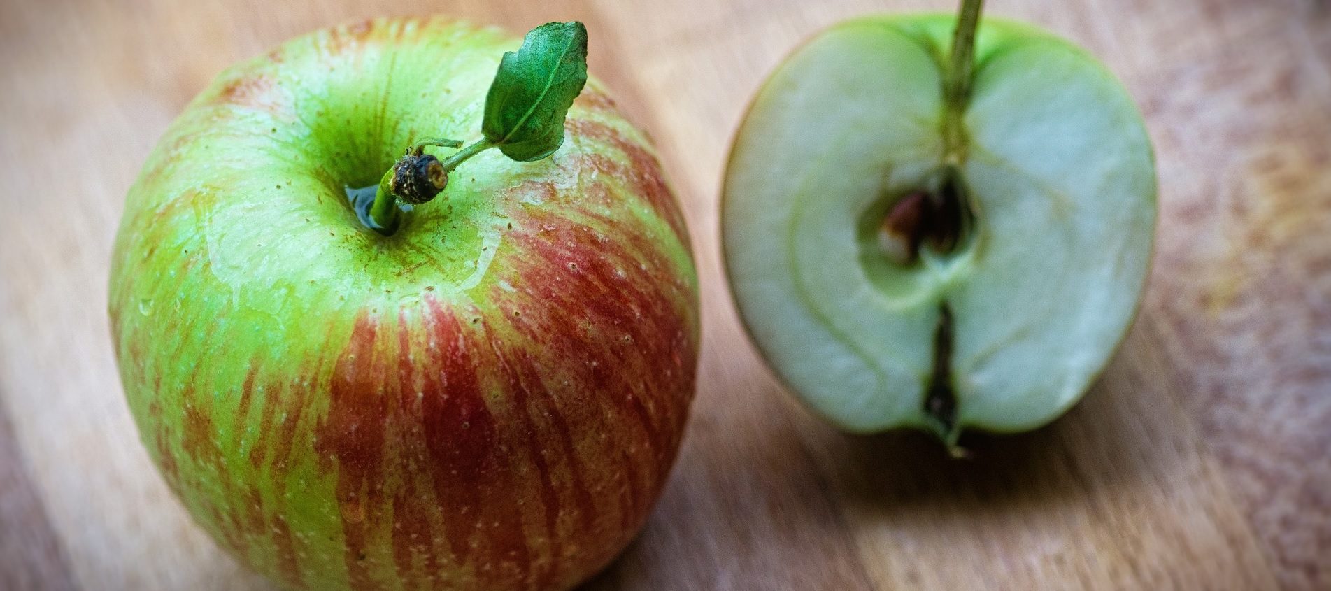 Mit csináljunk a földre hulló, éretlen almákkal?